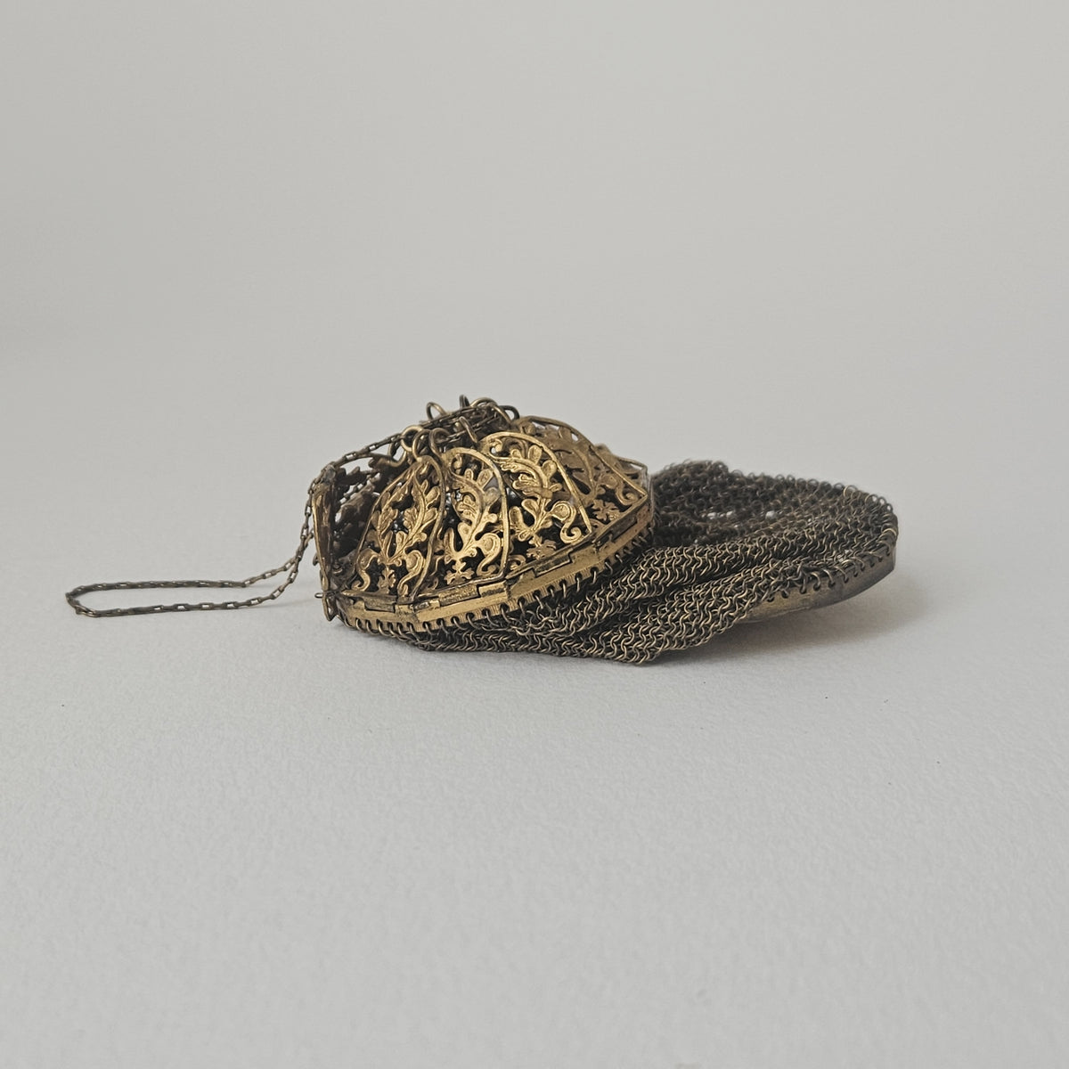 ANTIQUE PURSE – Candymoss